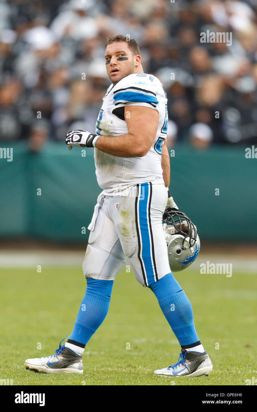 Detroit lions center dominic raiola hi-res stock photography and images ...