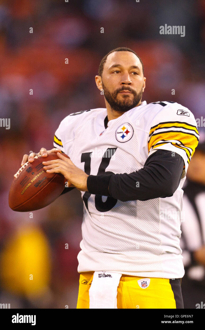 Dec 19, 2011; San Francisco, CA, USA; Pittsburgh Steelers quarterback ...