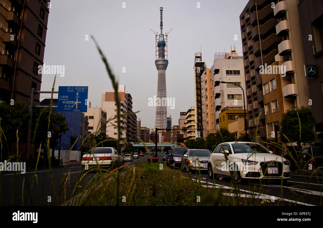 View of the tv tower under construction in Tokyo, Japan Stock Photo - Alamy