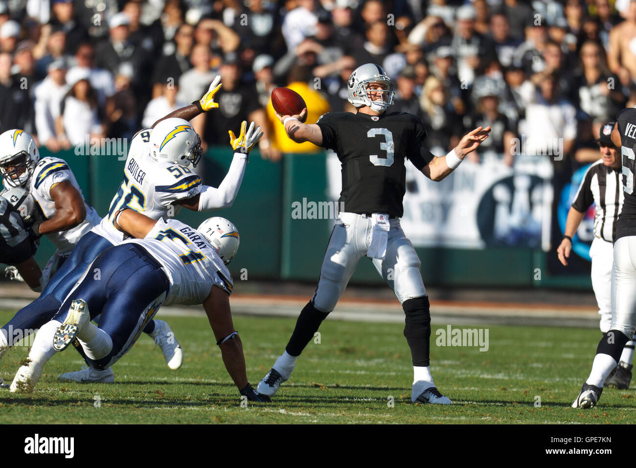 Jan 1, 2012; Oakland, CA, USA; Oakland Raiders quarterback Carson ...