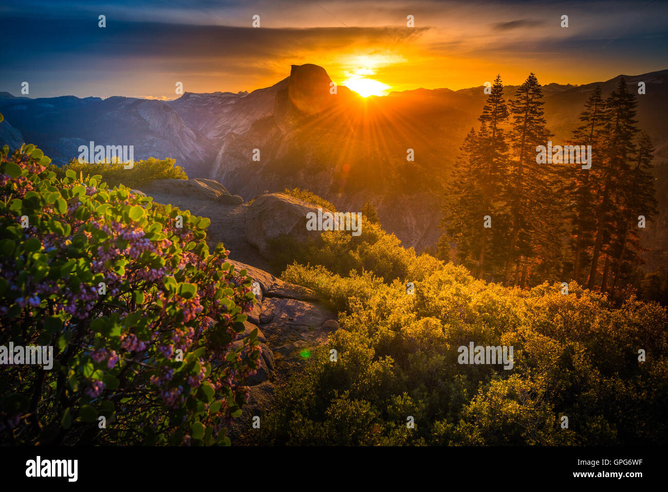 Yosemite falls from yosemite village hi-res stock photography and ...