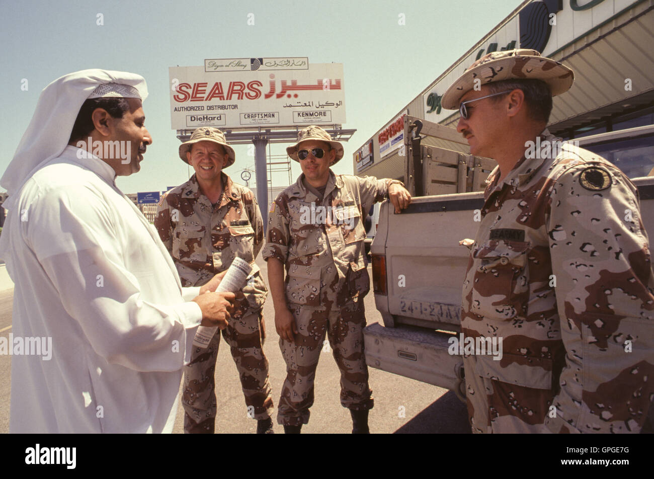 1990 - Dammam, Saudi Arabia - US Army soldiers based in Saudi Arabia ...