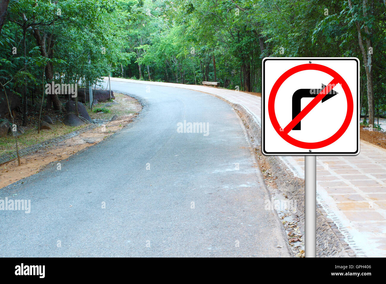 don't turn right sign Stock Photo - Alamy