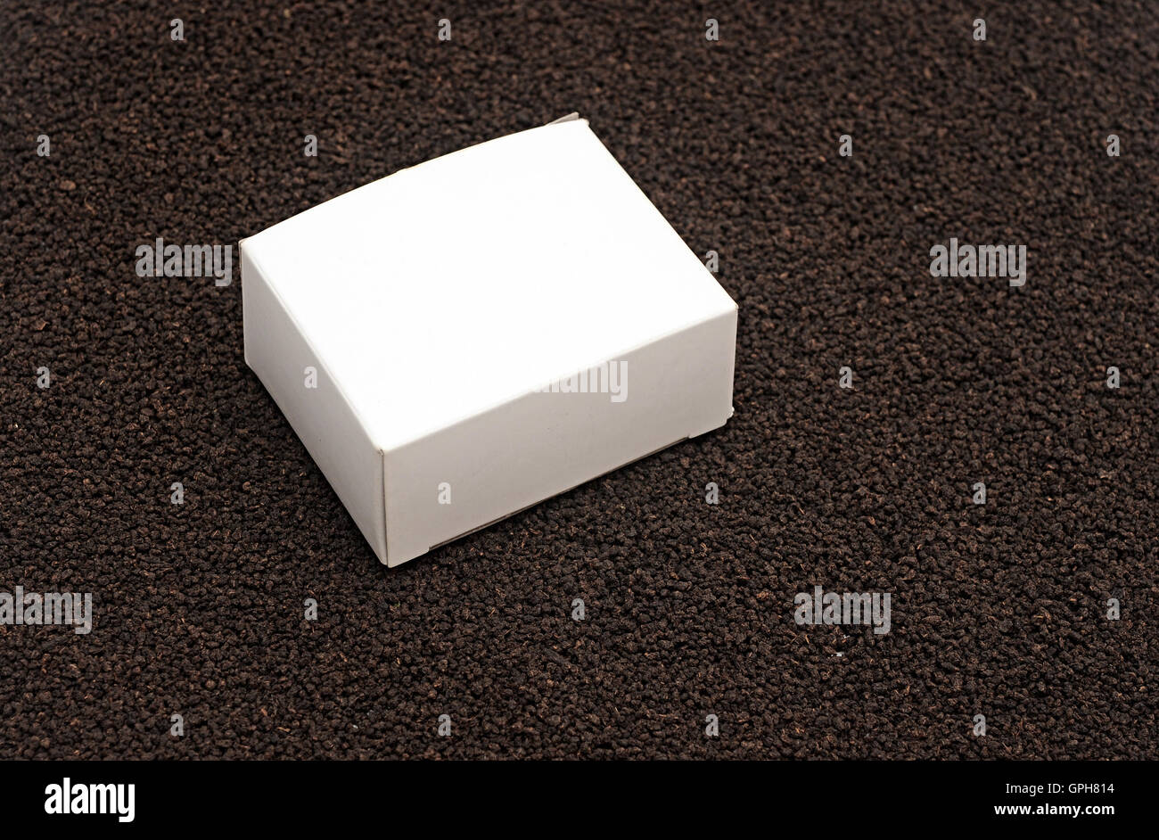 blank white box on black tea background Stock Photo - Alamy