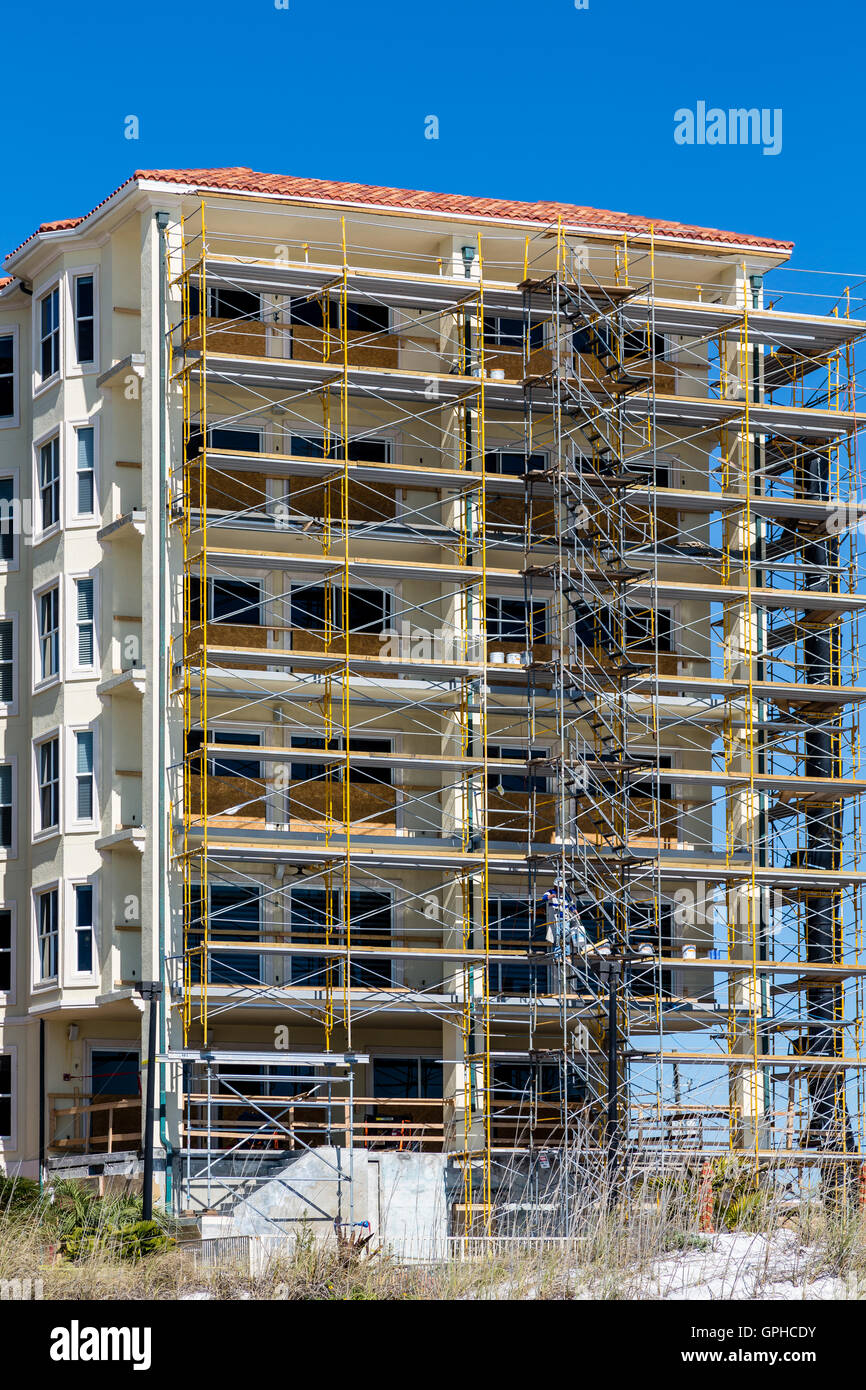 Scaffolding on Beach Condo Construction Stock Photo - Alamy