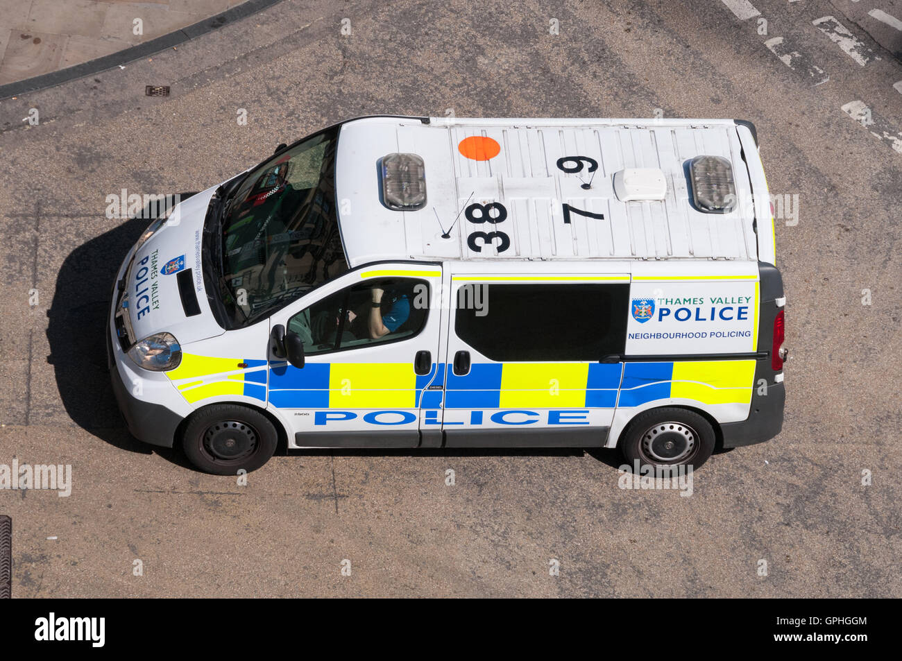 Thames valley police car hi-res stock photography and images - Alamy