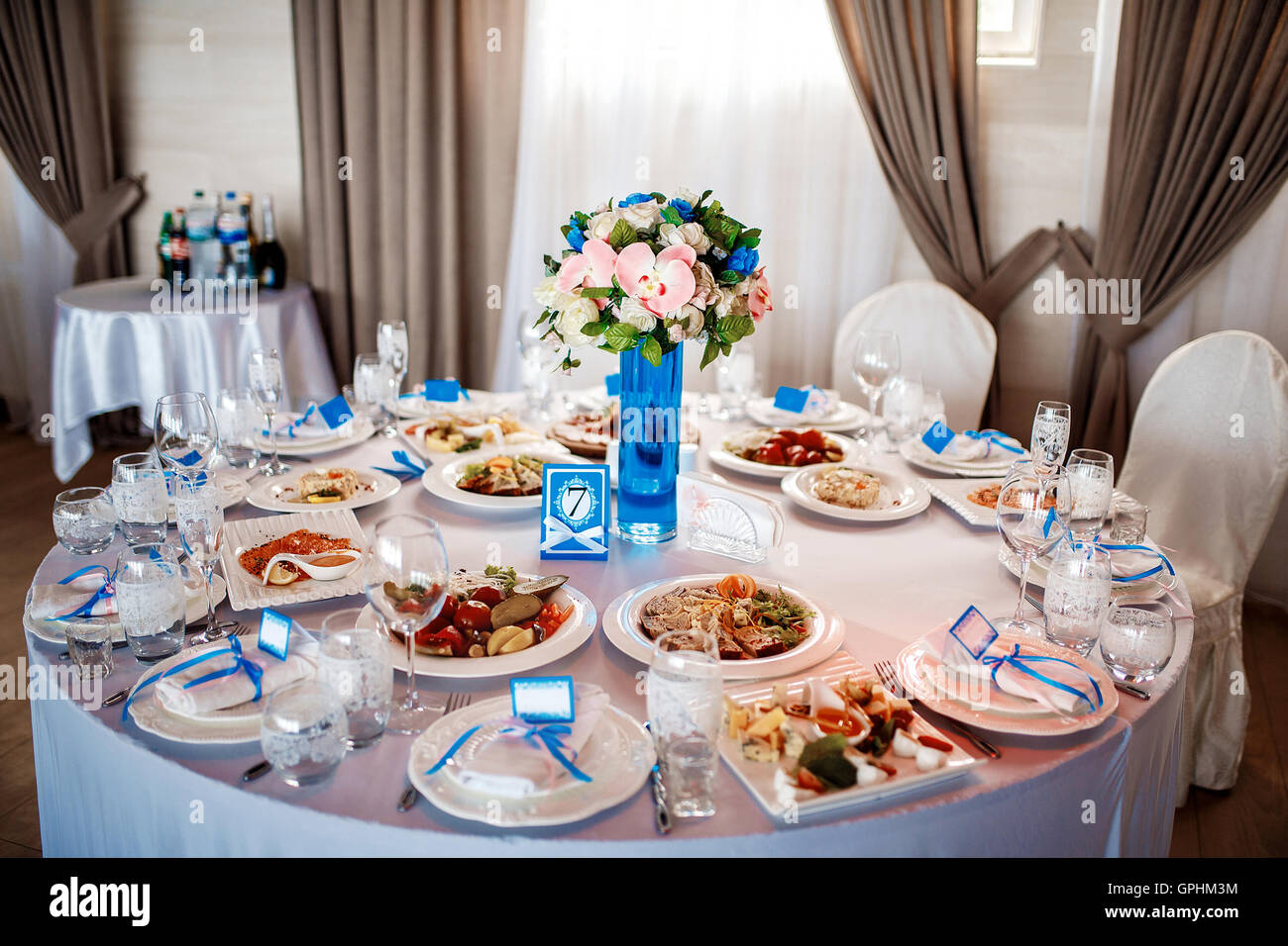 Dinner banquet hi-res stock photography and images - Alamy