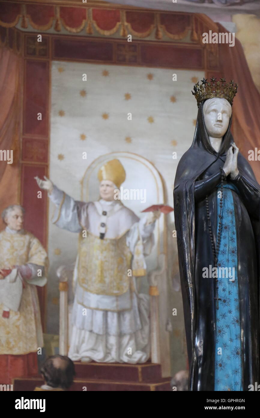 Statue of Mary in the Vatican museums Stock Photo - Alamy