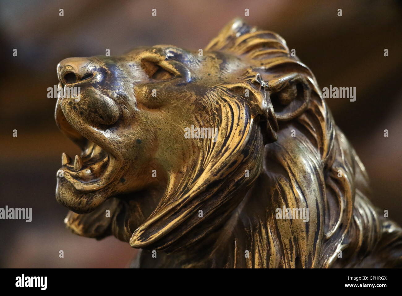 Statue of a lion in the Vatican museums Stock Photo - Alamy