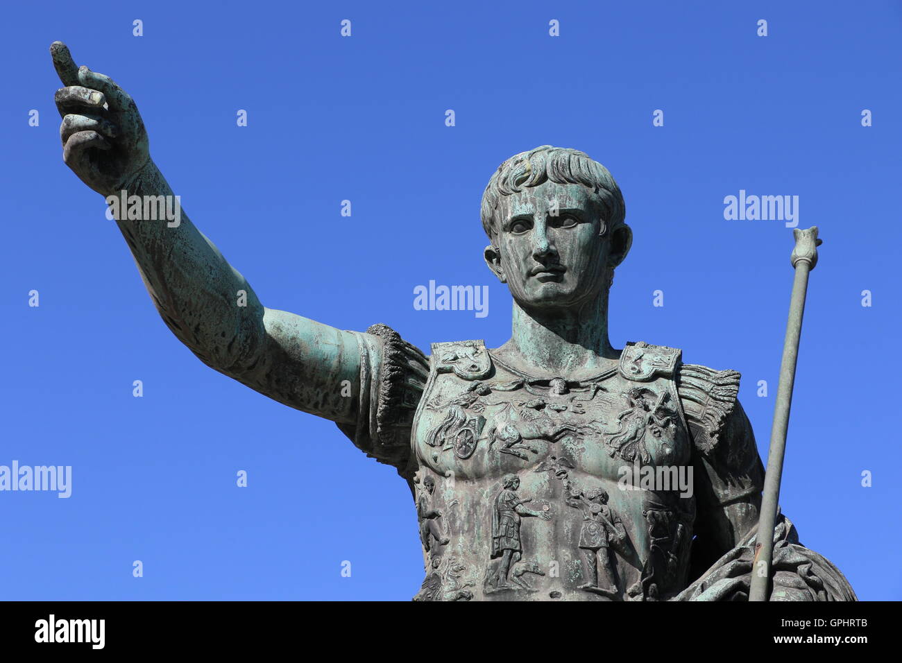 Gladiator statue hi-res stock photography and images - Alamy