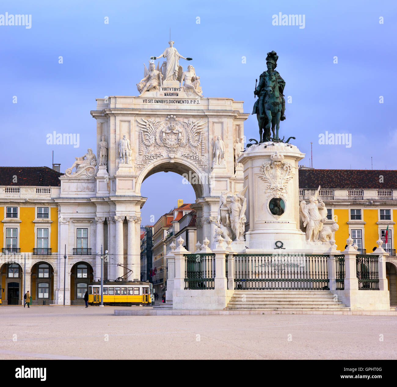 Praca do comercio plaza hi-res stock photography and images - Alamy