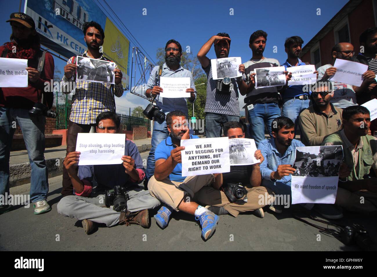 Indian photojournalists hi-res stock photography and images - Alamy