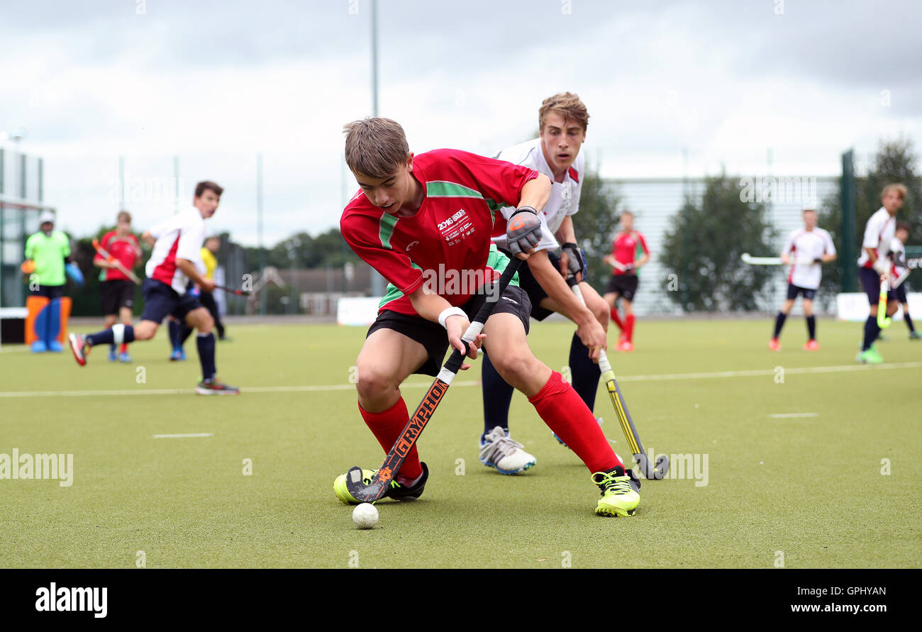 England White's Matthew Simonds and Wales' Aled Bennett during the 5th ...