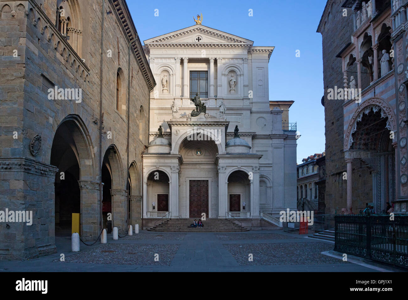 Bergamo cathedral hi-res stock photography and images - Alamy