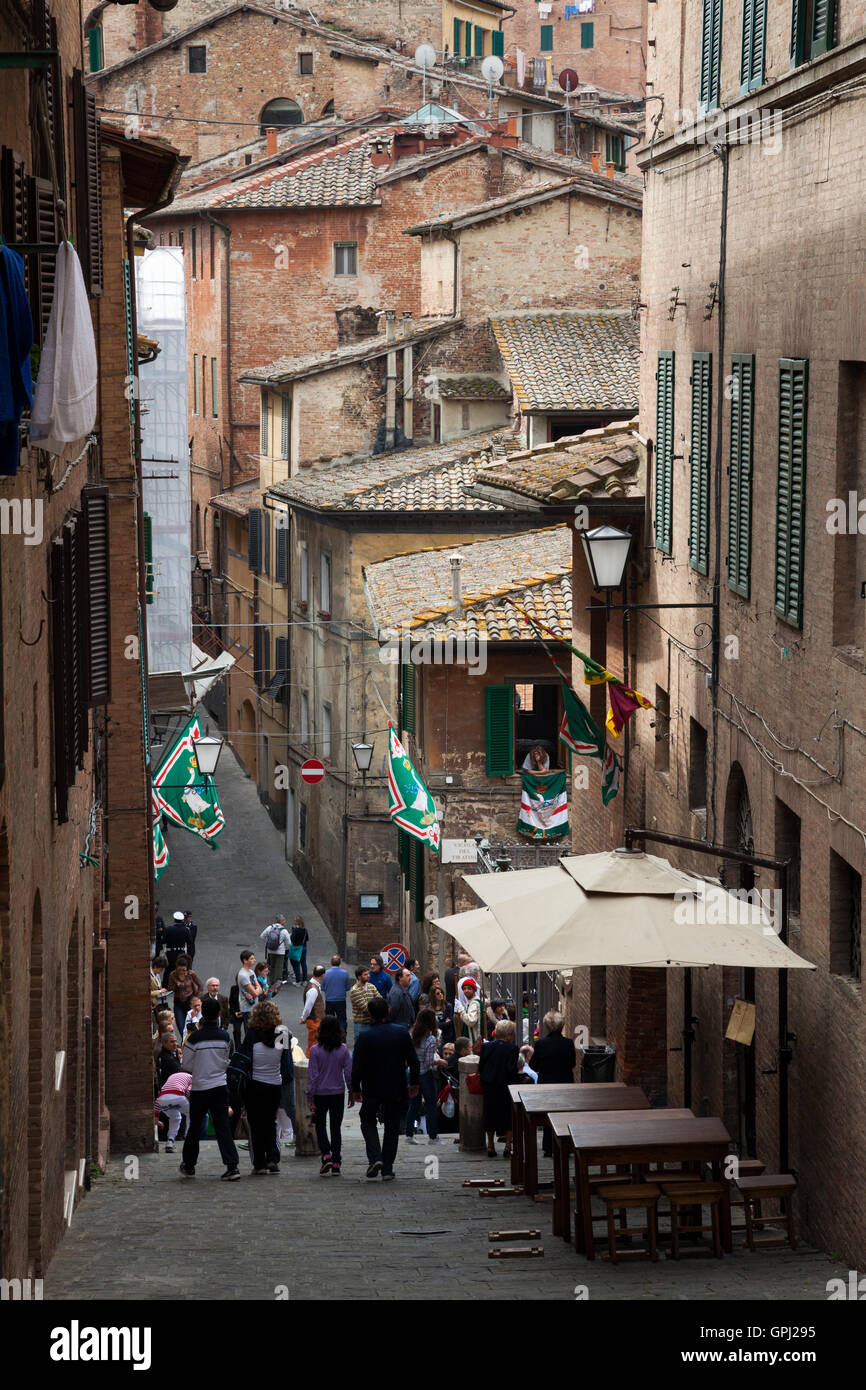Street scene in siena tuscany hi-res stock photography and images - Alamy