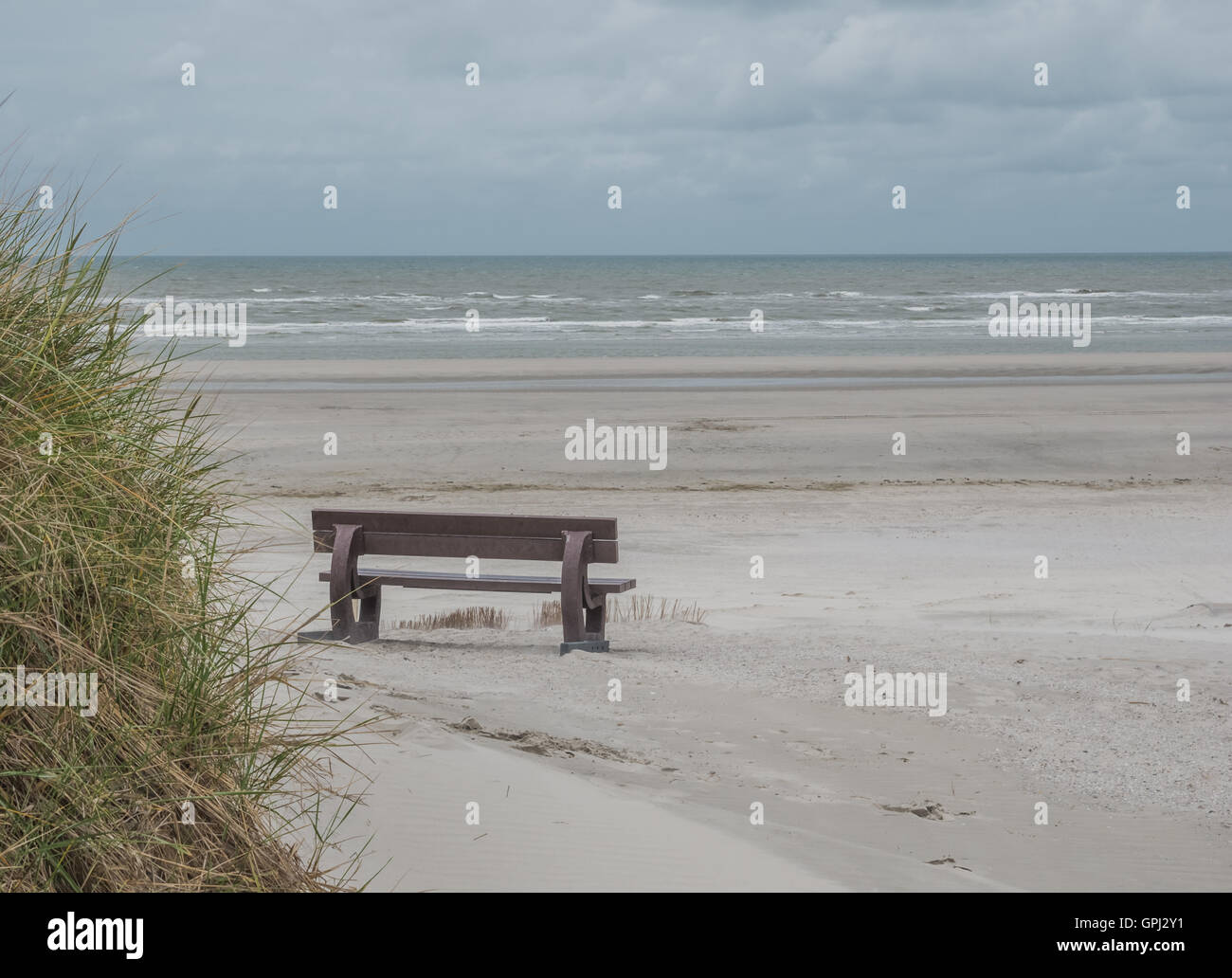 Bench beach waves hi-res stock photography and images - Alamy