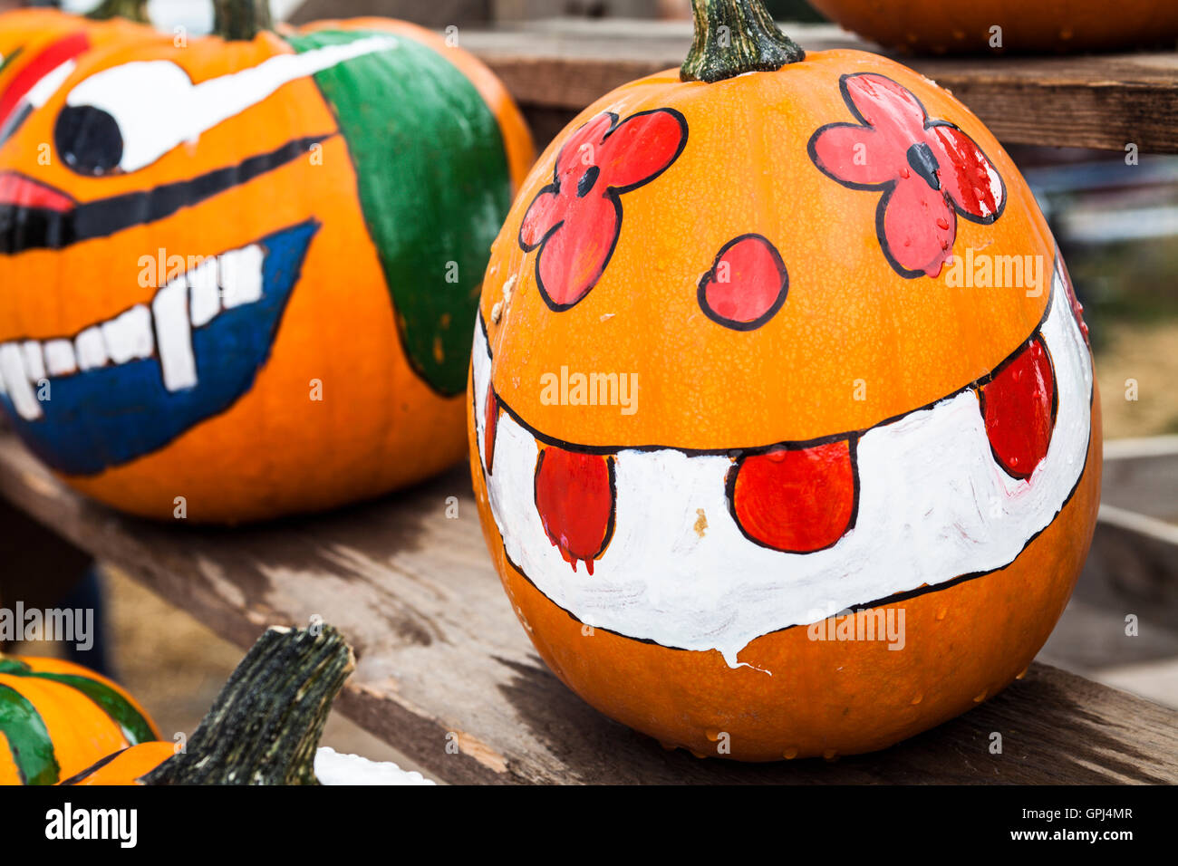 Painted pumpkin faces hi-res stock photography and images - Alamy