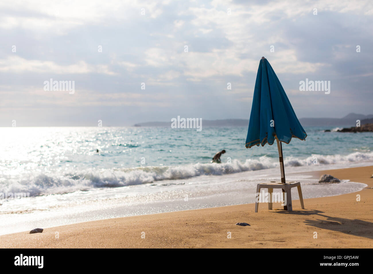 Red and pink parasols hi-res stock photography and images - Alamy