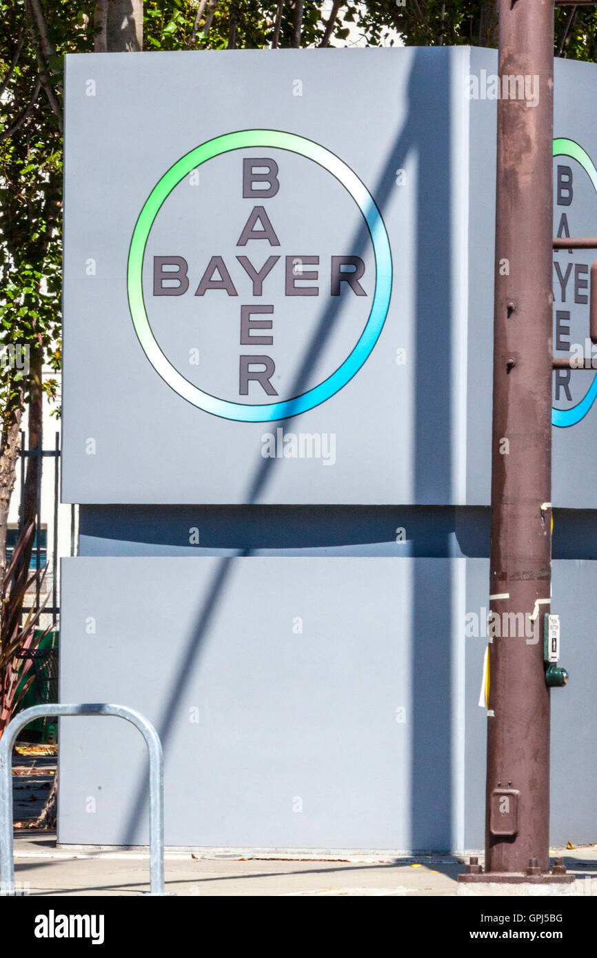 Bayer logo bayer logo hi-res stock photography and images - Alamy