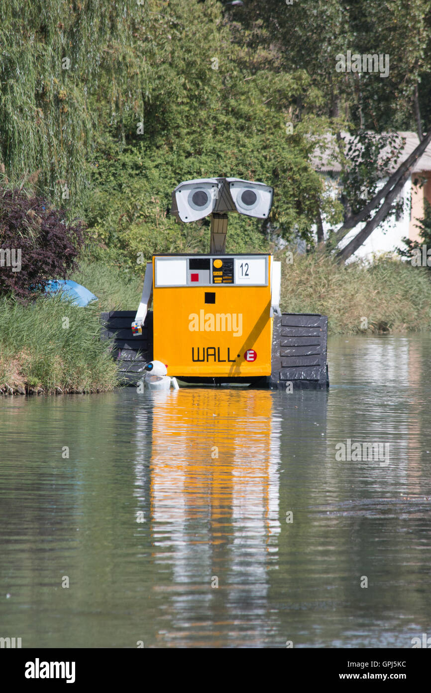 Aranjuez (Madrid), Spain. 04th Sep, 2016. A boat dedicated to Wall-e ...