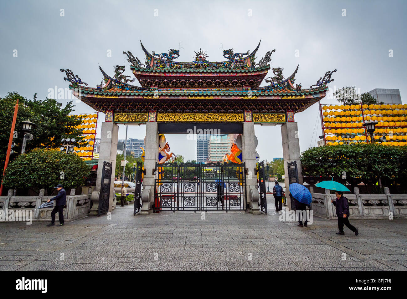 Longshan temple hi-res stock photography and images - Alamy