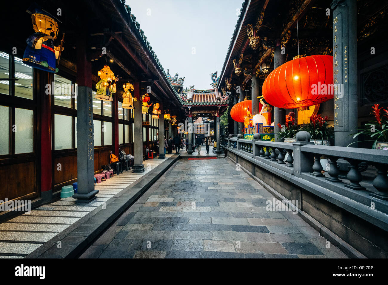 Longshan Temple