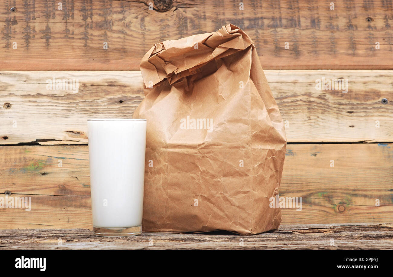 Paper lunch bags hi-res stock photography and images - Alamy