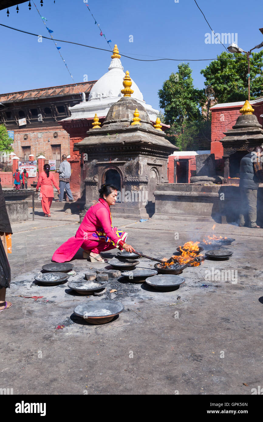 Yajna hi-res stock photography and images - Alamy