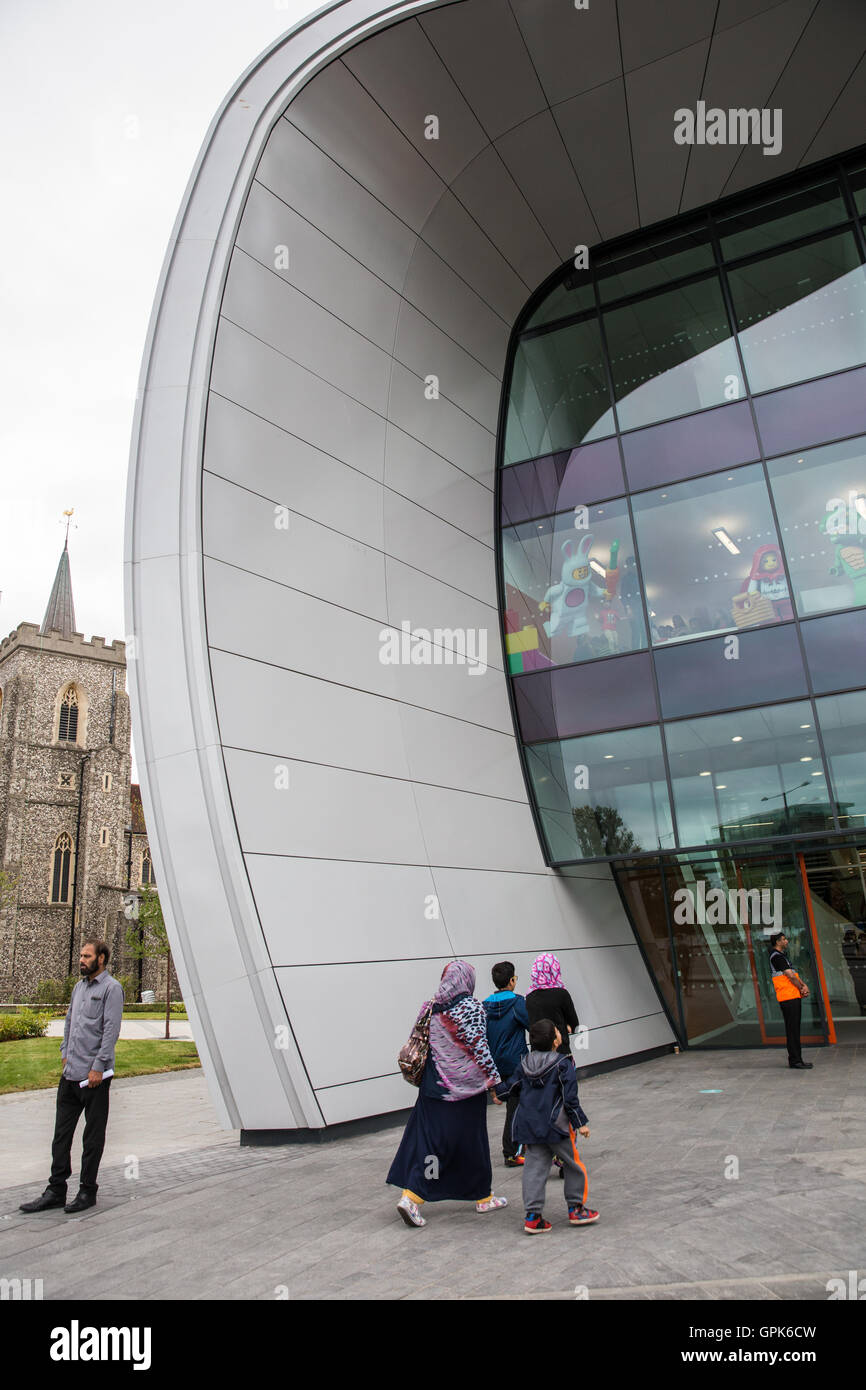 Slough library hi-res stock photography and images - Alamy