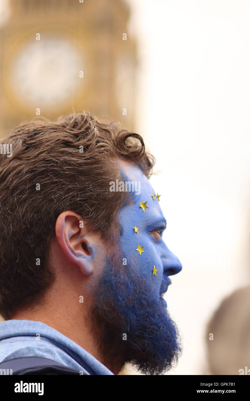 London, UK 3rd September 2016 Protester with Elizabeth Tower/Big Ben in ...