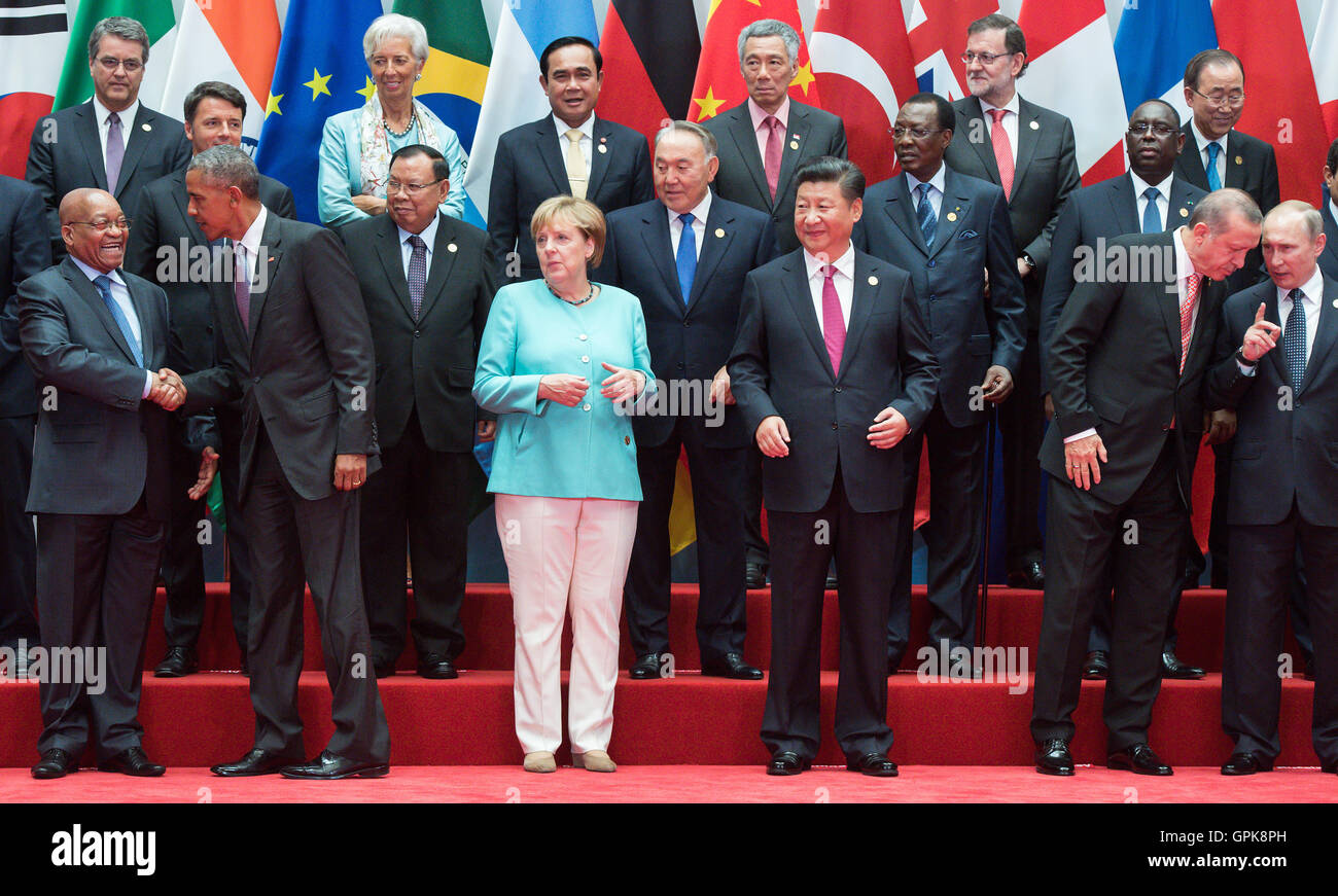 The heads of state of the G20 nations posing for a group photo at the ...
