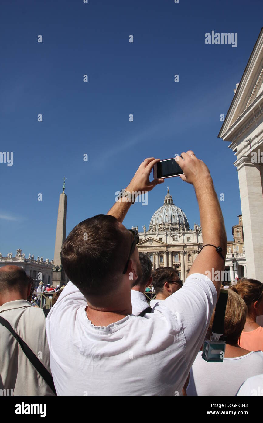 Rome, Italy. 4th Sep, 2016. Pilgrims from all the world gather in the ...