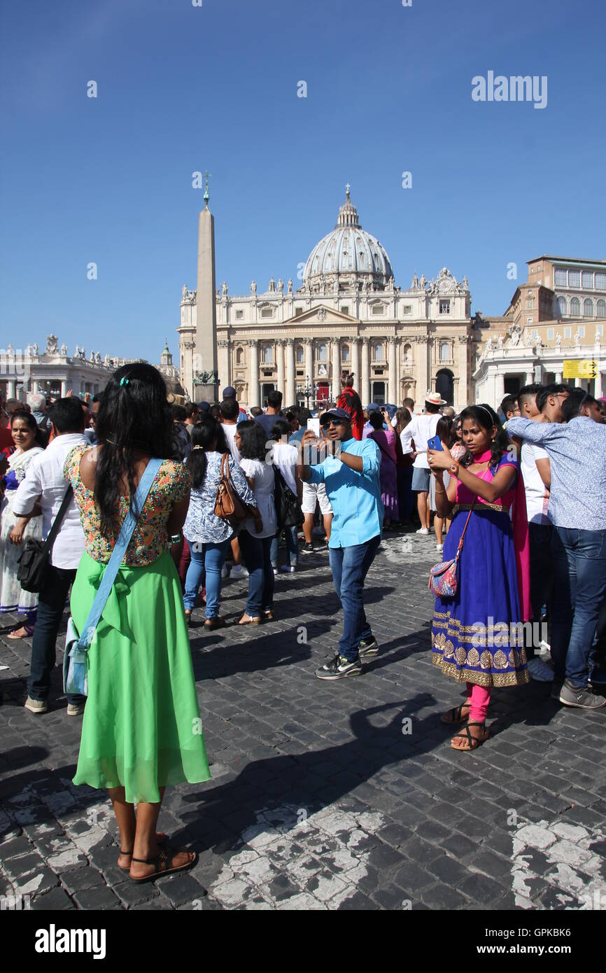 Rome, Italy. 4th Sep, 2016. Pilgrims from all the world gather in the ...