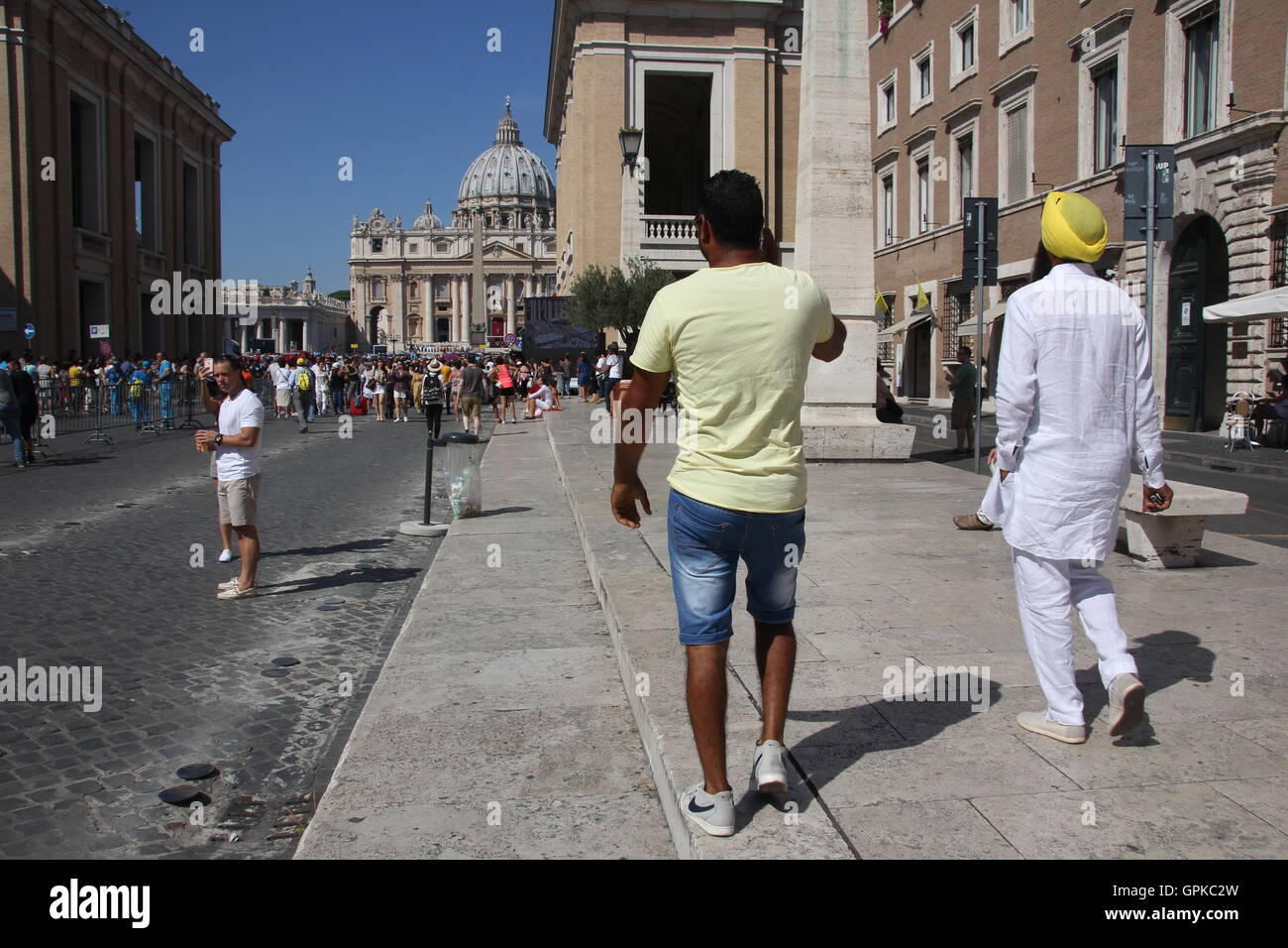 Rome, Italy. 4th Sep, 2016. Pilgrims from all the world gather in the ...