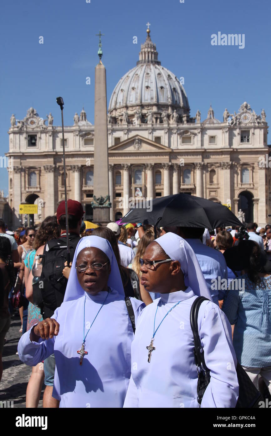 Rome, Italy. 4th Sep, 2016. Pilgrims from all the world gather in the ...
