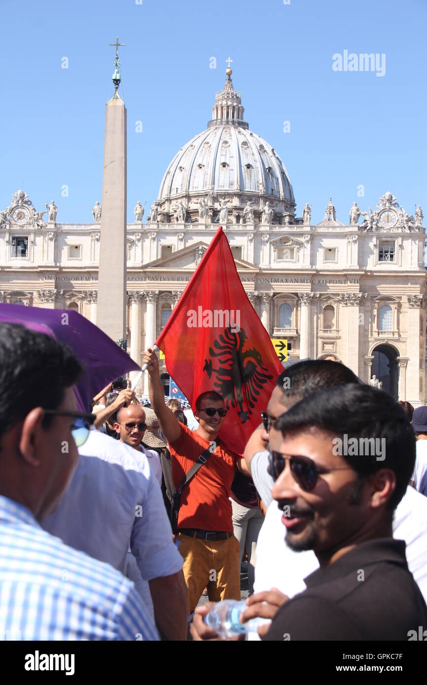 Rome, Italy. 4th Sep, 2016. Pilgrims from all the world gather in the ...