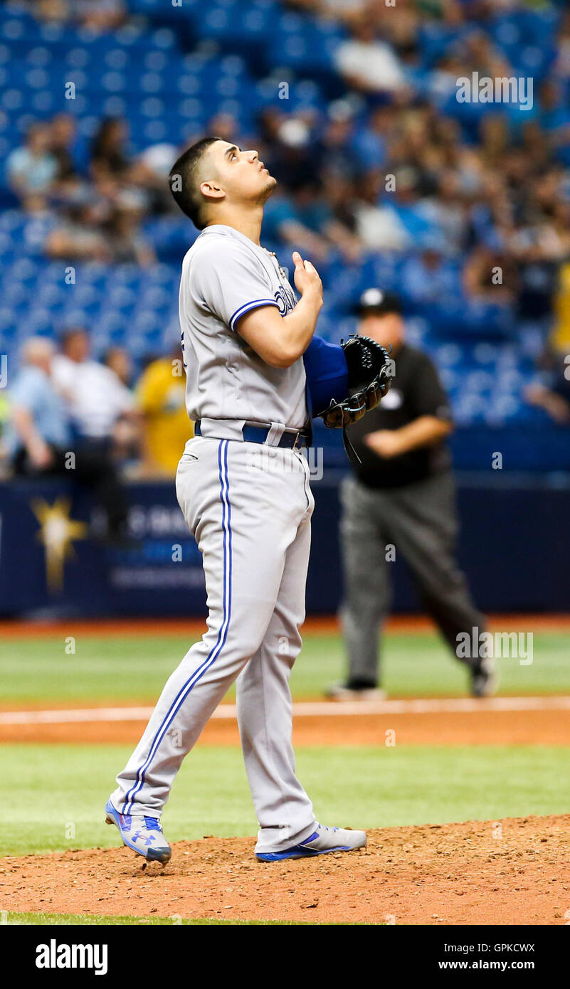 Roberto osuna 54 hi-res stock photography and images - Alamy