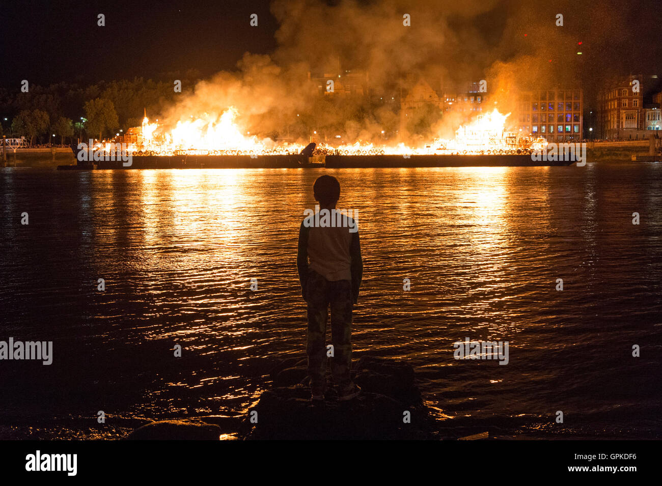 Londons burning hi-res stock photography and images - Alamy