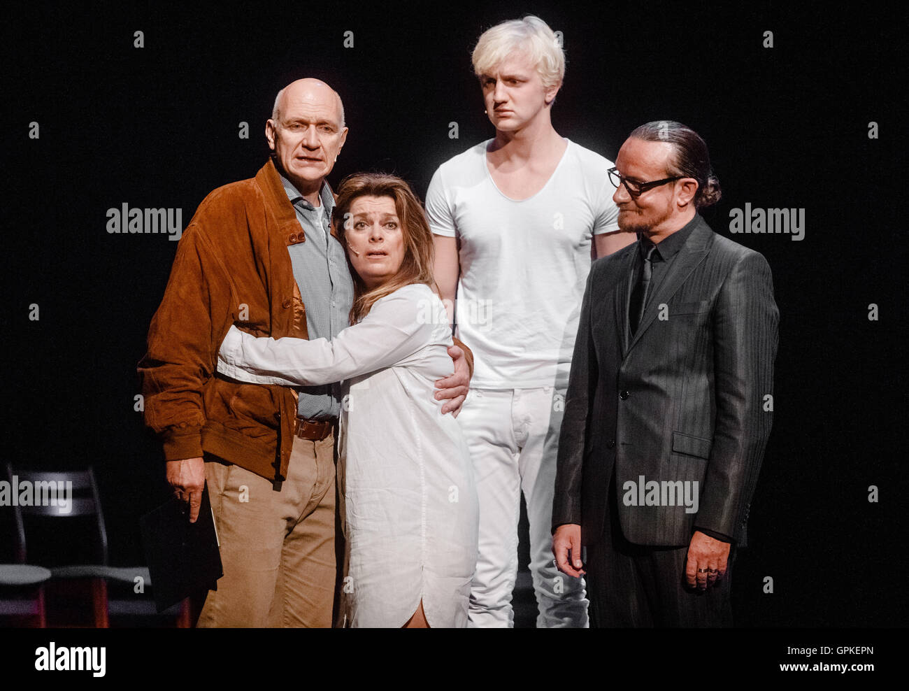 Hamburg, Germany. 2nd Sep, 2016. Actors Robin Brosch as Dan (l-r ...