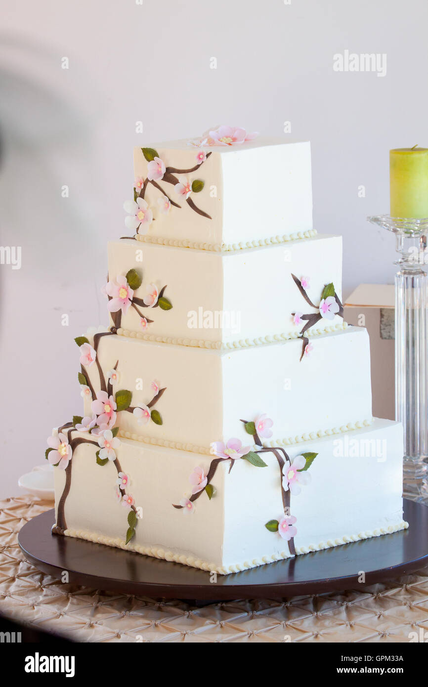Cakes design hi-res stock photography and images - Alamy