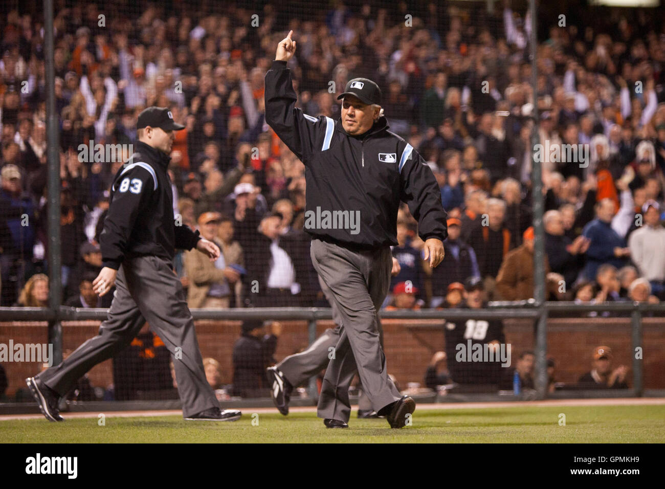 Baseball umpire signals hi-res stock photography and images - Alamy