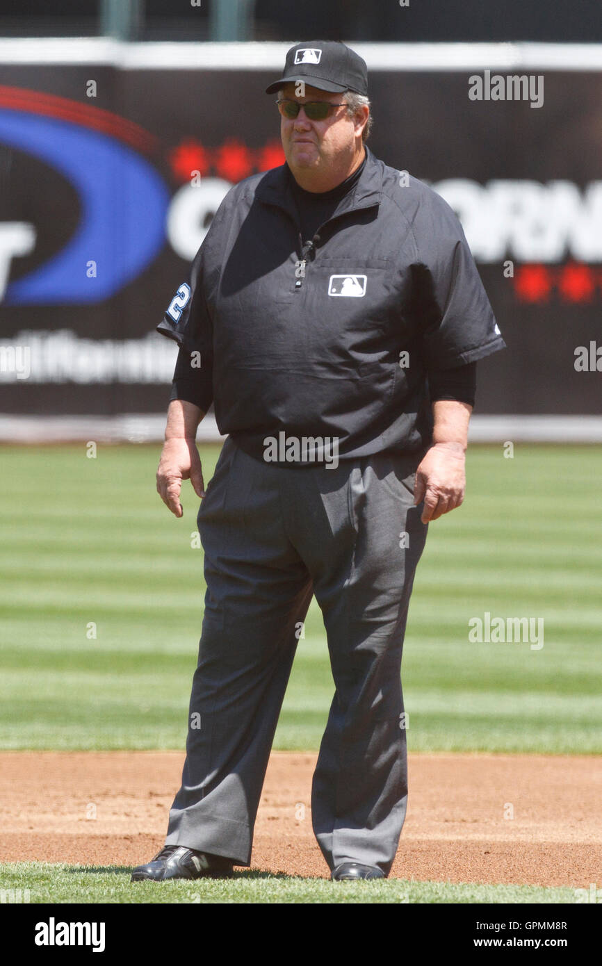 August 7, 2010; Oakland, CA, USA; Second base umpire Joe West (22 ...