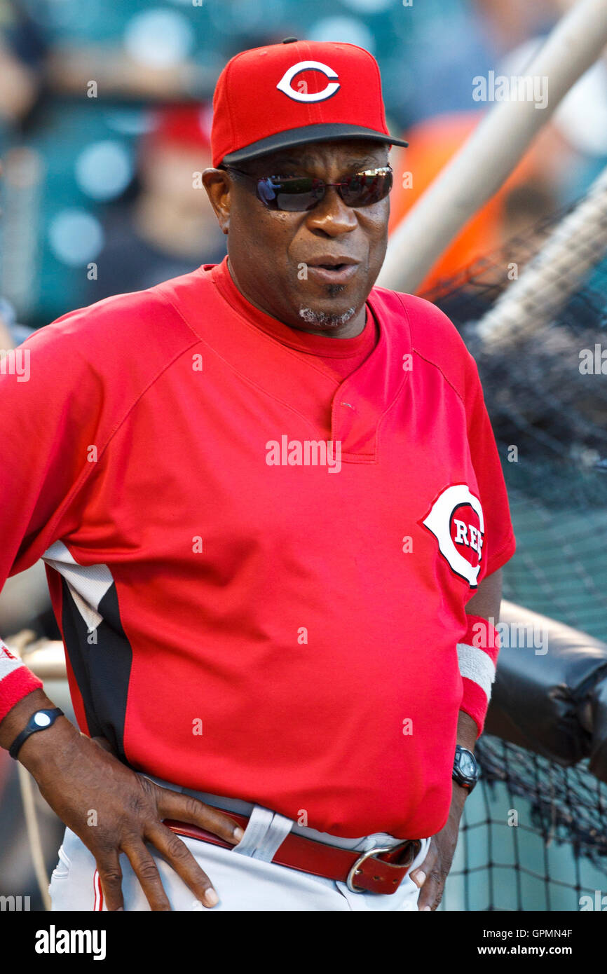 August 23, 2010; San Francisco, CA, USA; Cincinnati Reds manager Dusty ...