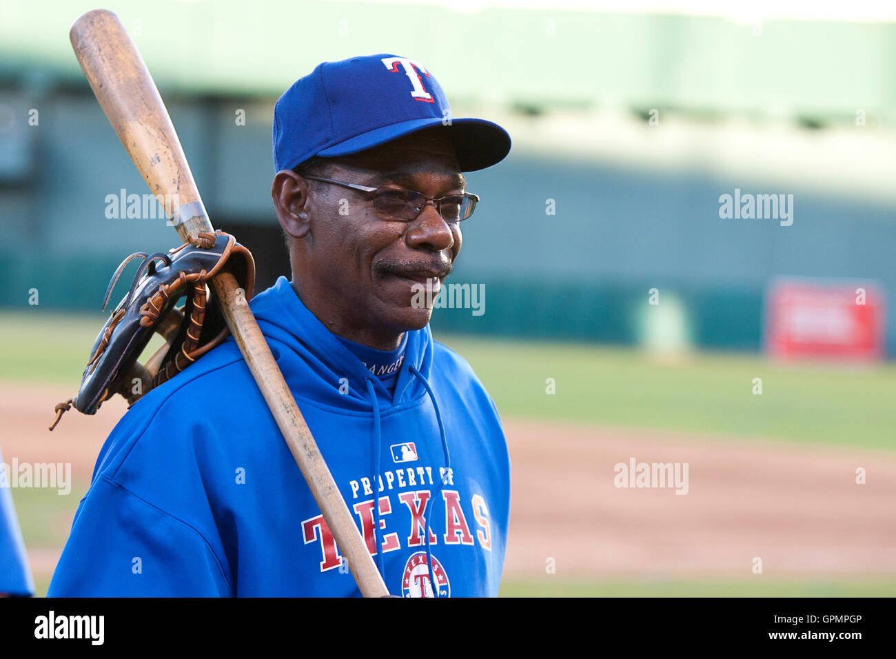 September 23, 2010; Oakland, CA, USA; Texas Rangers manager Ron ...