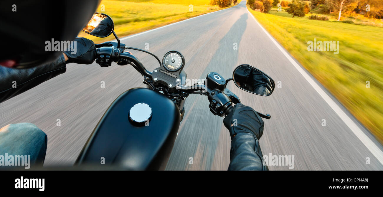 Riding motorbike from behind hi-res stock photography and images - Alamy