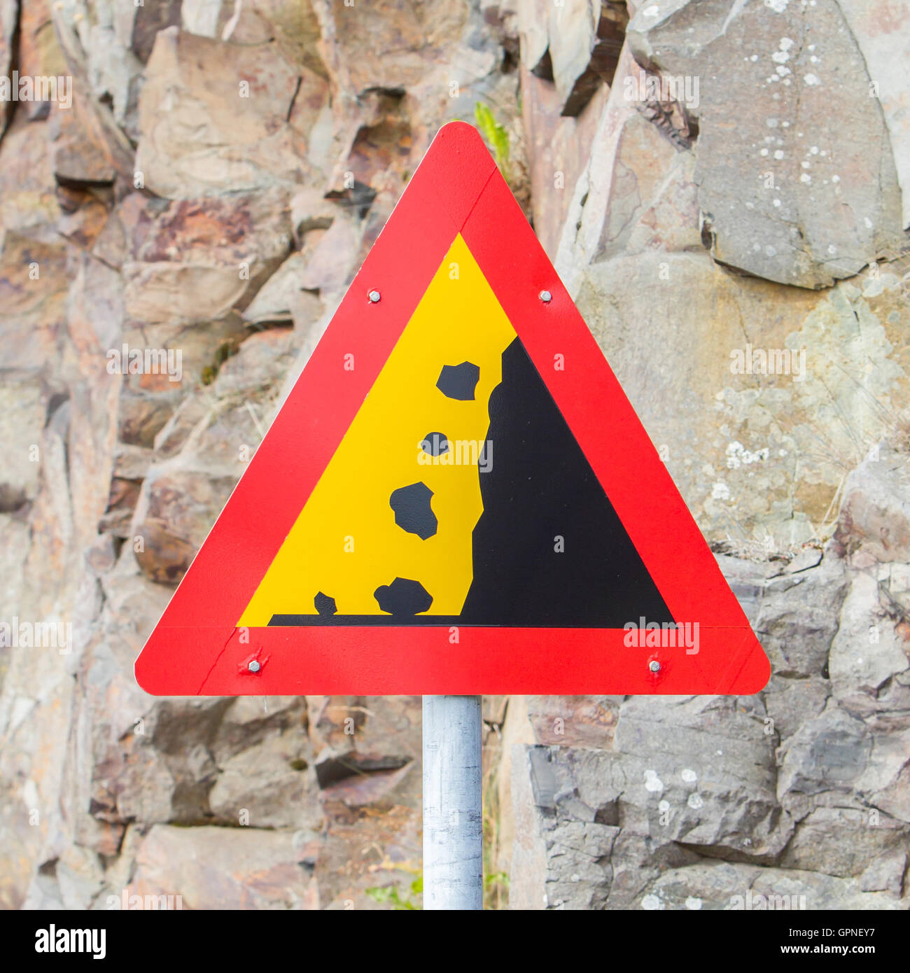 Road sign in Iceland - Falling rocks from the right Stock Photo - Alamy