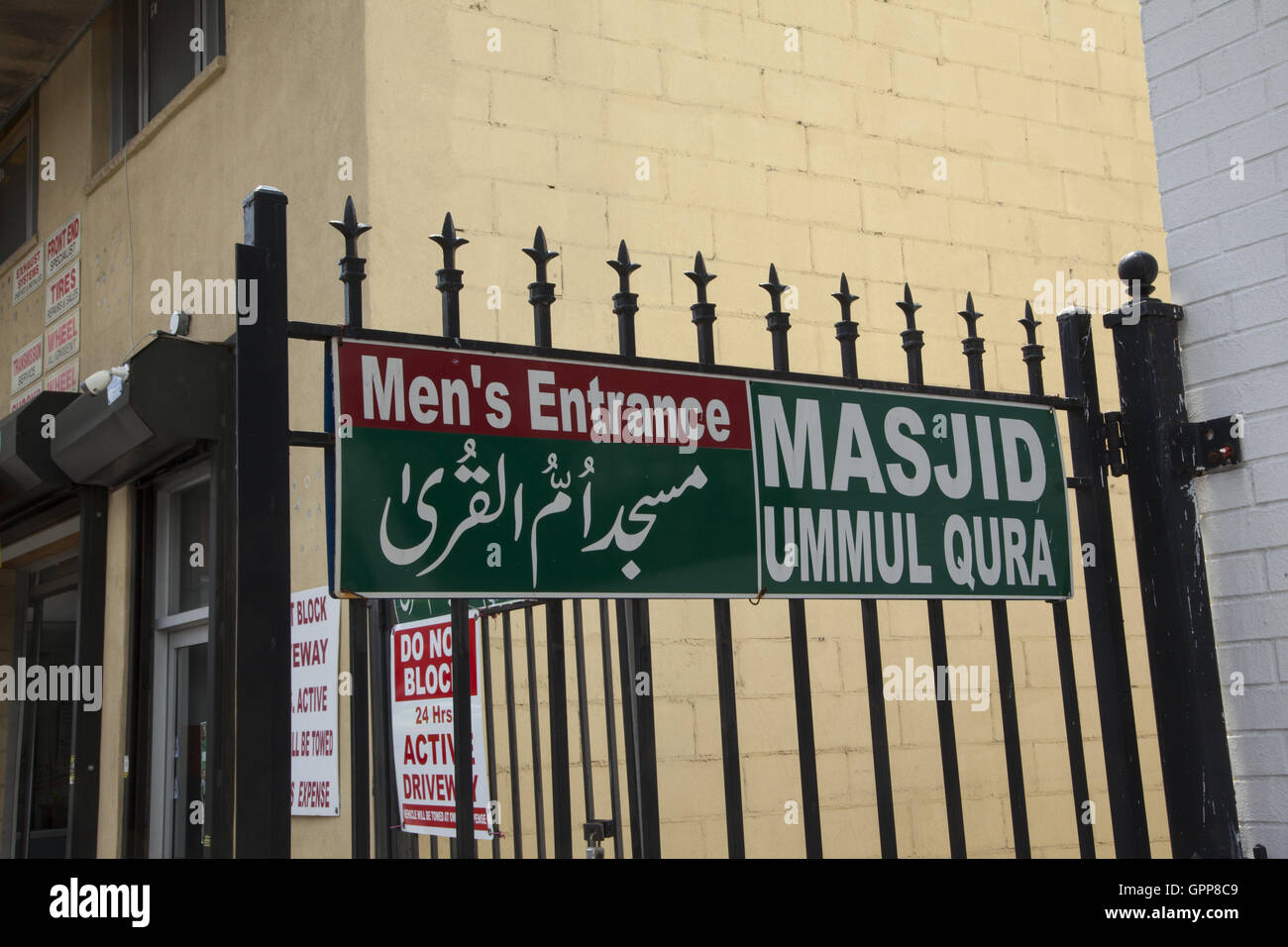Mosque sign usa hi-res stock photography and images - Alamy