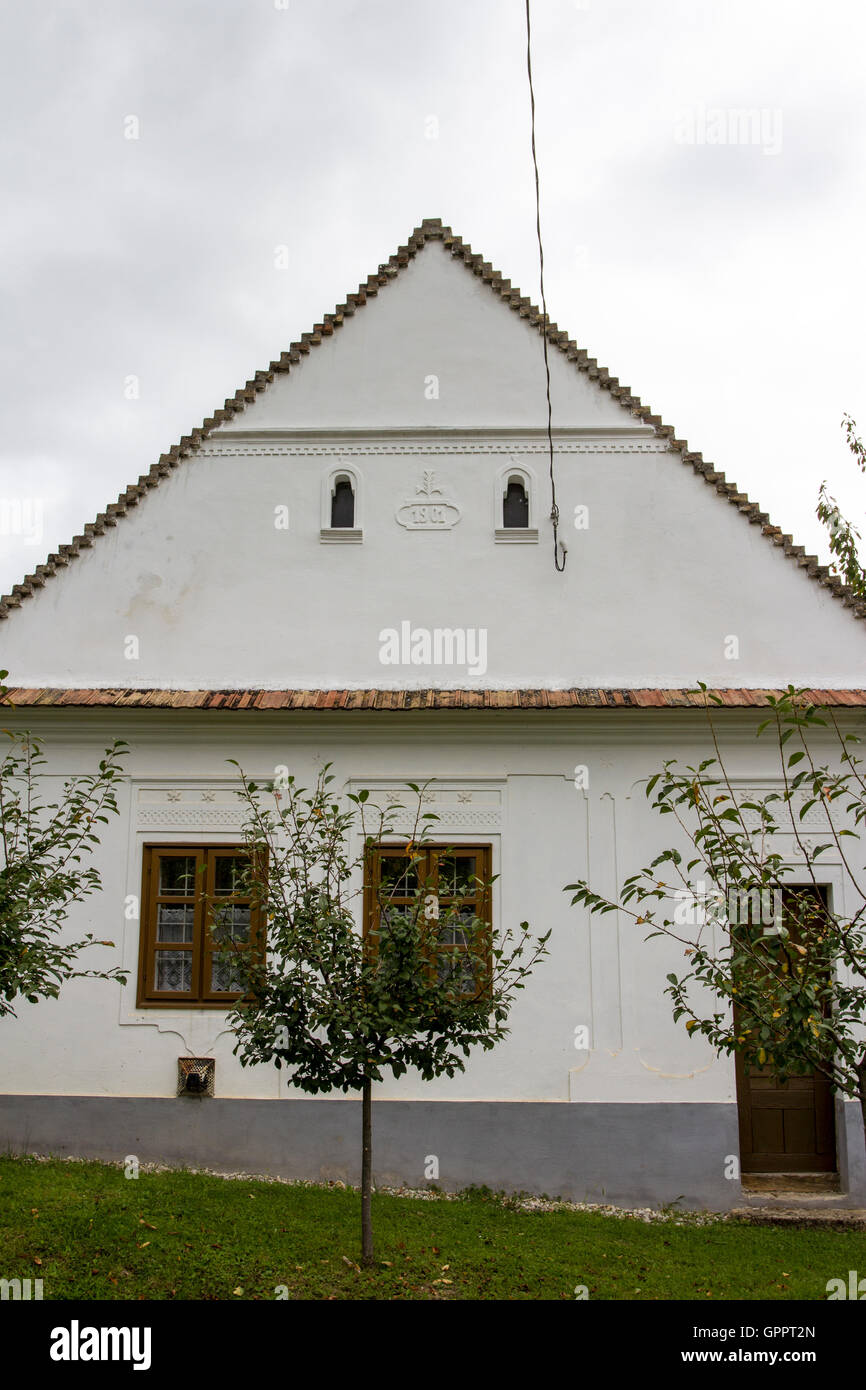 Traditional hungarian village house Stock Photo - Alamy