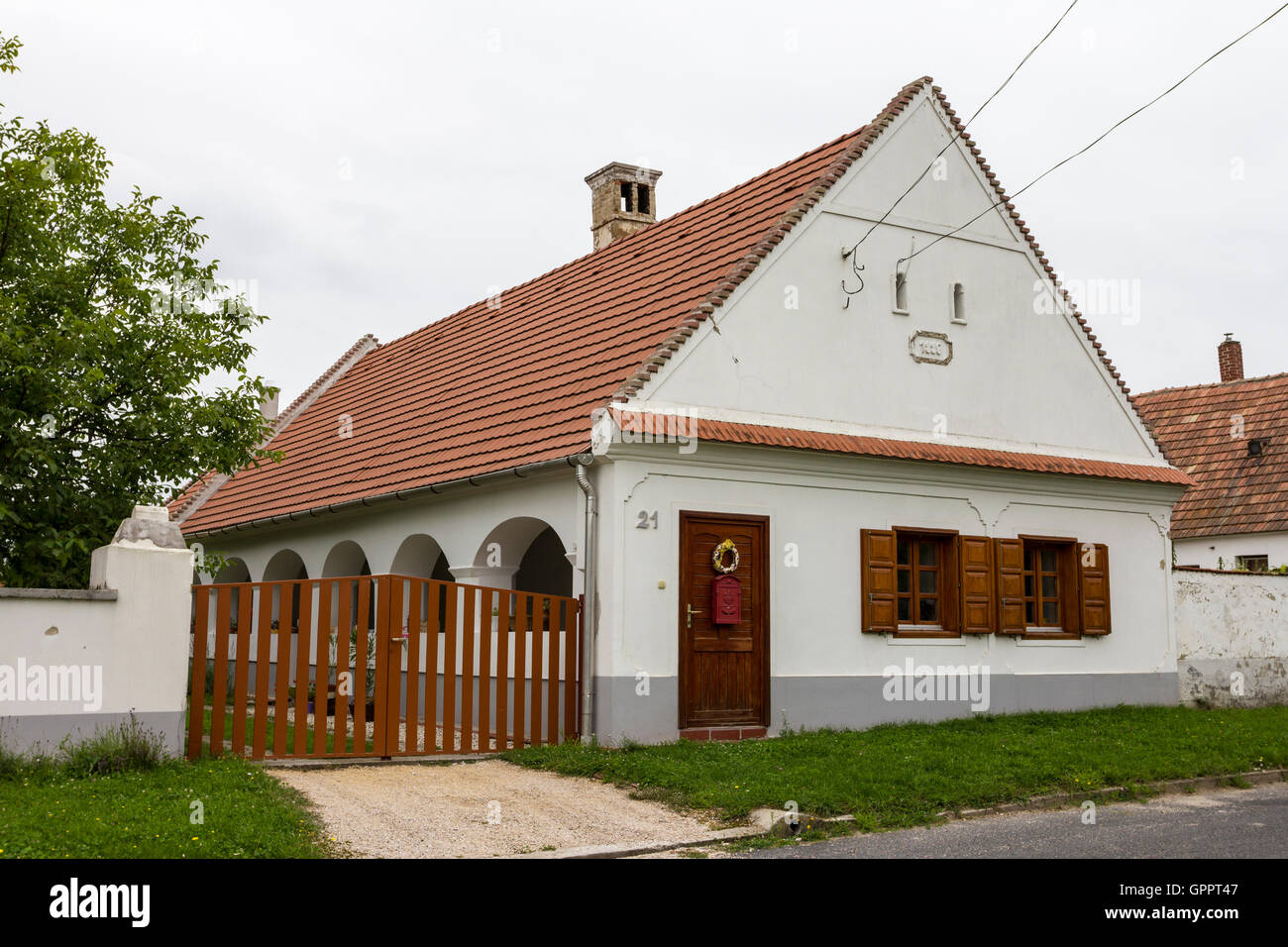 Traditional hungarian village house Stock Photo - Alamy