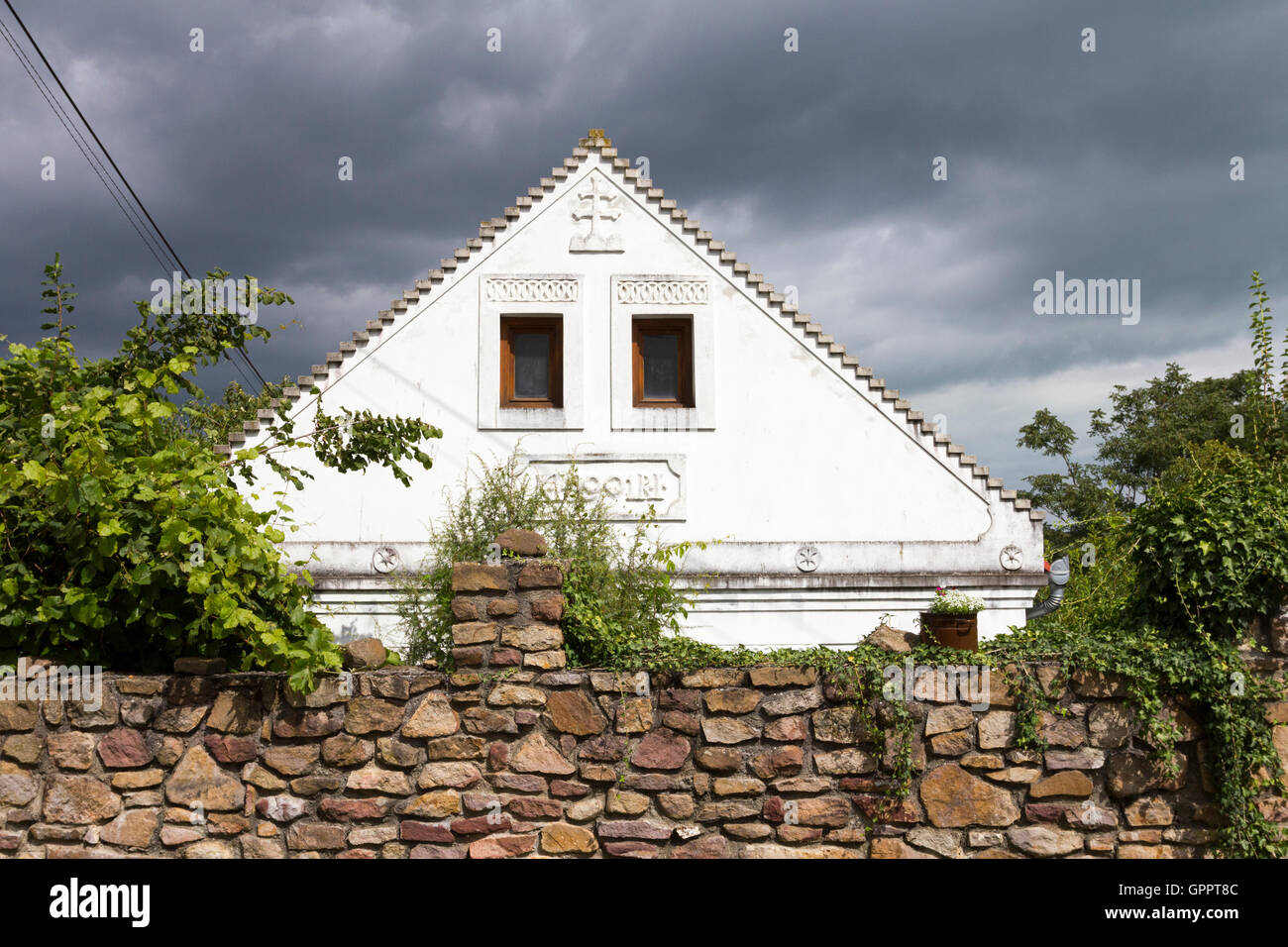 Traditional hungarian village house Stock Photo - Alamy